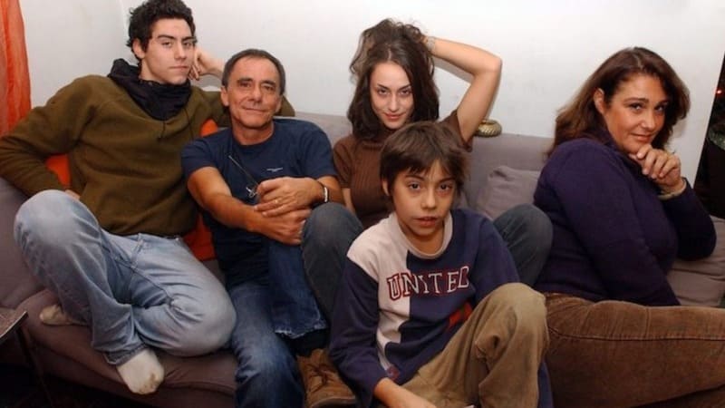 Morto a 36 anni Arrigo Vecchioni, il figlio di Roberto Morto a 36 anni Arrigo Vecchioni, il figlio di Roberto