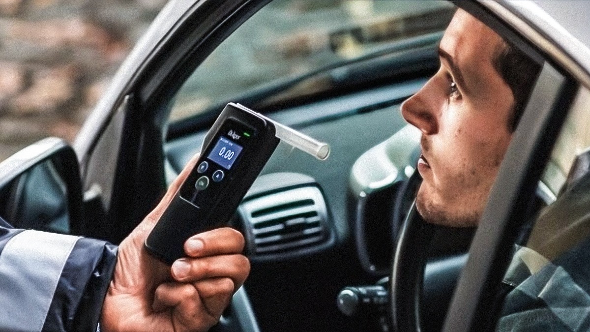 Alcolock, cos'è e come funziona il dispositivo blocca-auto