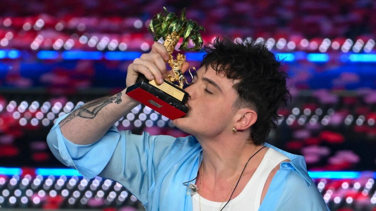 Chi è Olly, vincitore di Sanremo 2025, dal rugby al palco dell'Ariston